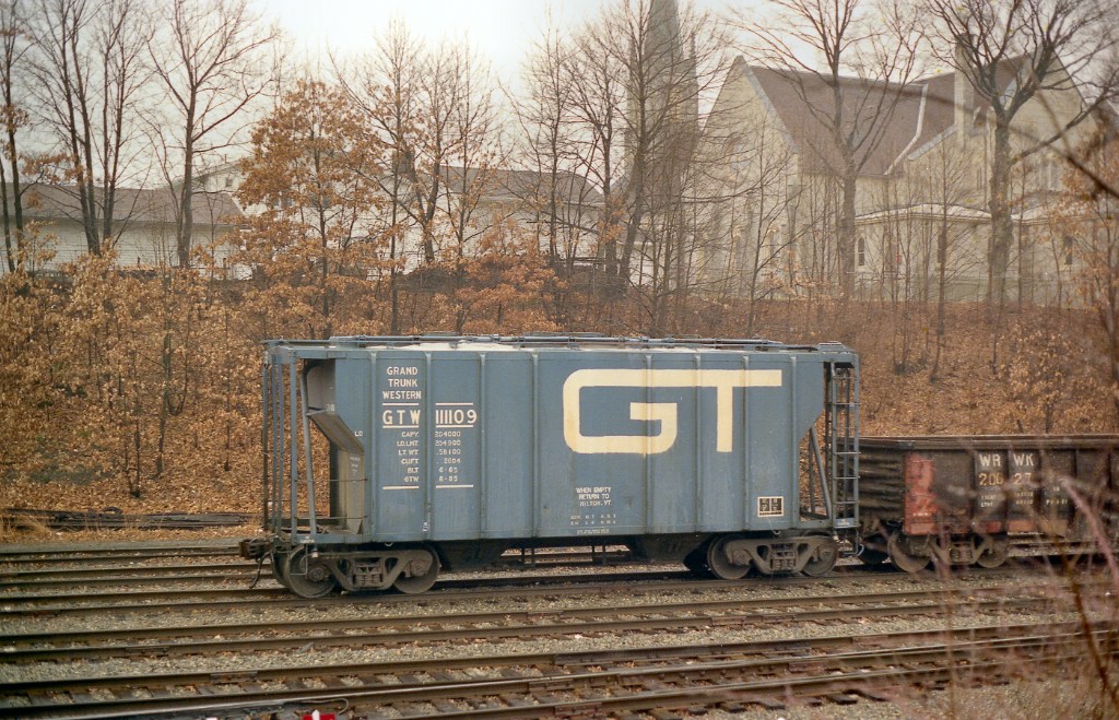 GTW 111109 Covered Hopper
